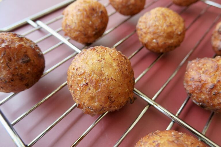 GREAT BALLS OF BANANA! - Deep Fried Banana Bread Balls - Wonderchef Blog
